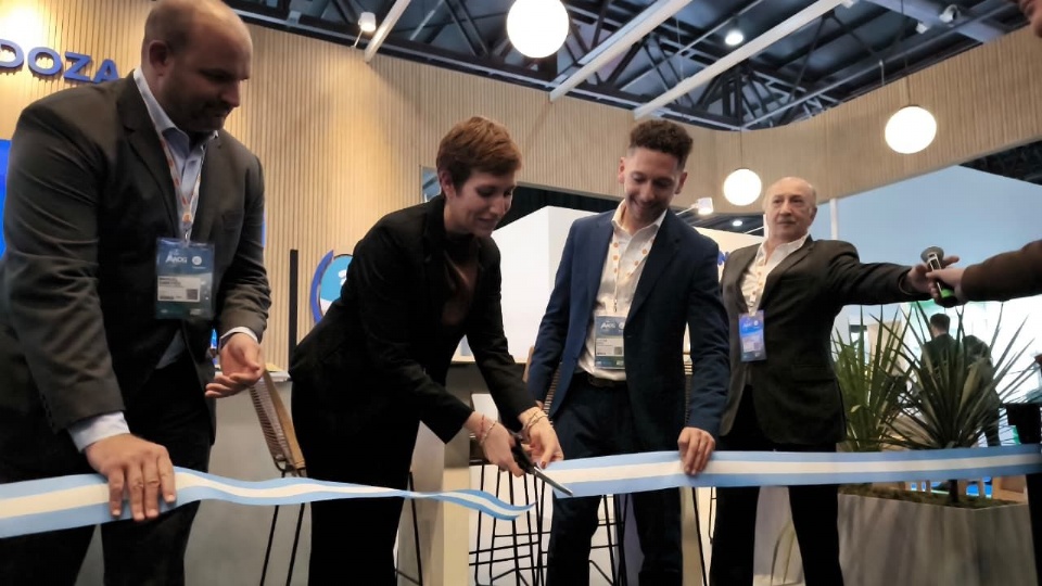 Stepmom undress better not touch her goods, no mouth